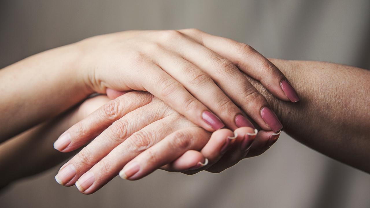 Rejuvenecimiento de Manos: Manos naturales - Dr. Baja